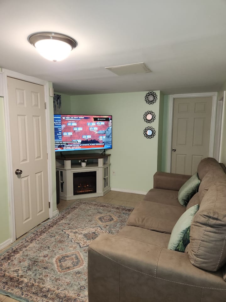 Spacious Clean Lovely 2 Bedroom Apartment - 롱아일랜드