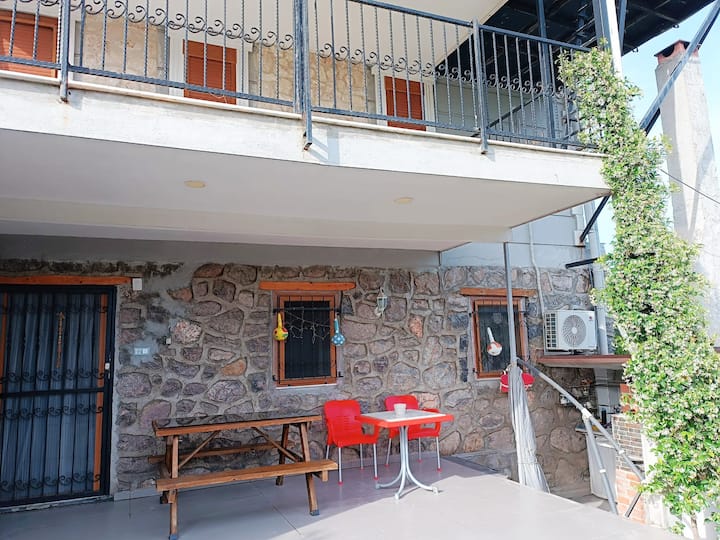 Airporta 5dk Fuara 10dk Taşev, Doğalgazlı,bahçeli - İzmir