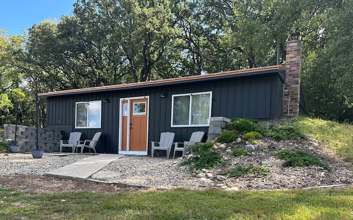 Cabin At The Hundred Acre Wood - Rice Lake State Park, Lake Mills