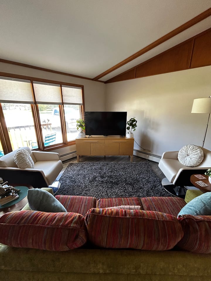 One Block From The Bay Home With Fenced Yard - Door County, WI