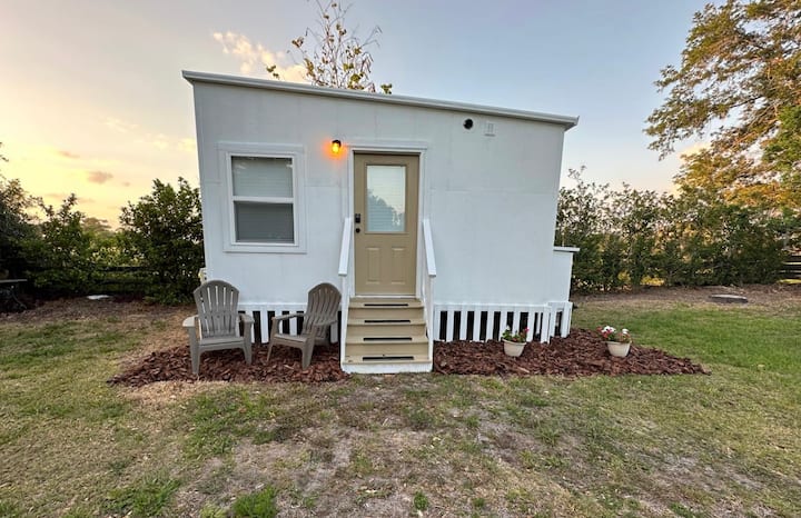 Fluorescent Village (Off Grid Tiny Home) - St. Cloud, FL