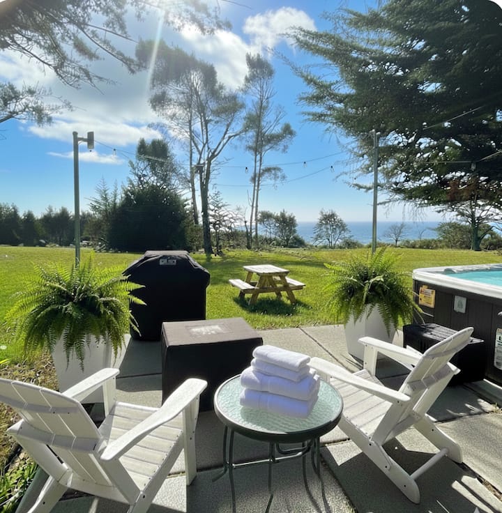 Timber's Suite-ocean View/hot Tub/dog Friendly - Mendocino, CA