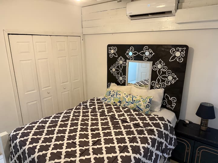 Lemon Whisper Queen Bedroom Suite - Nassau