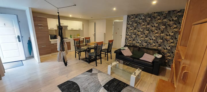 Abgeschlossene Wohneinheit. - Maintal