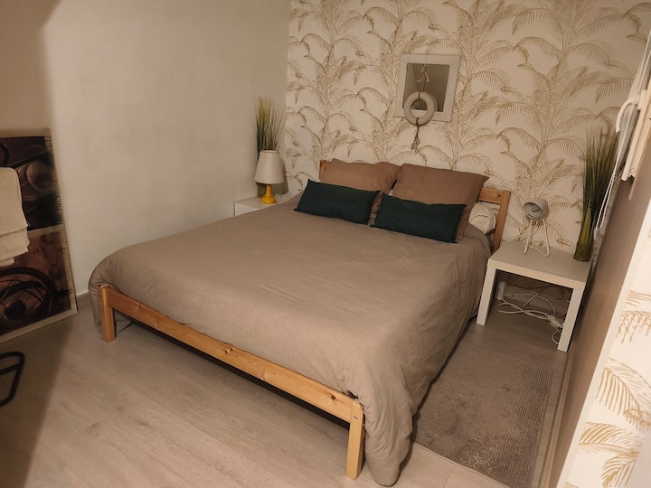 Jolie Chambre Meublée En Pavillon - La Garenne-Colombes