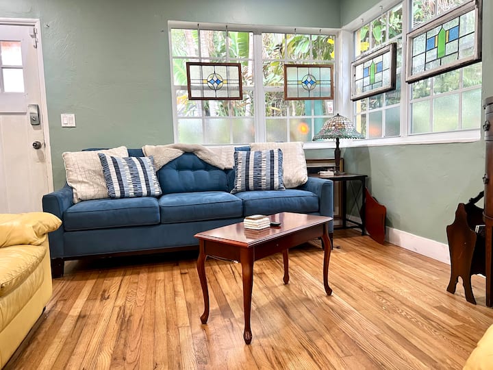 The Tango House With Jacuzzi & Garden - West Palm Beach, FL