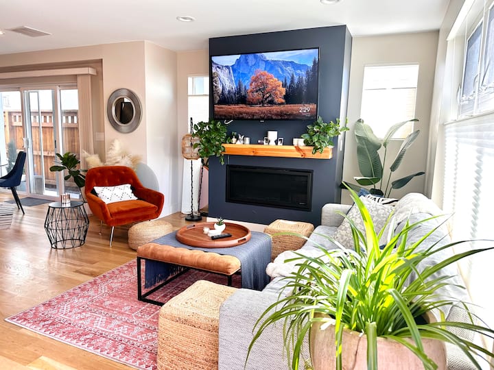 New Stylish & Bright, Central, Sloan Lake W/ Yard - デンバー, CO