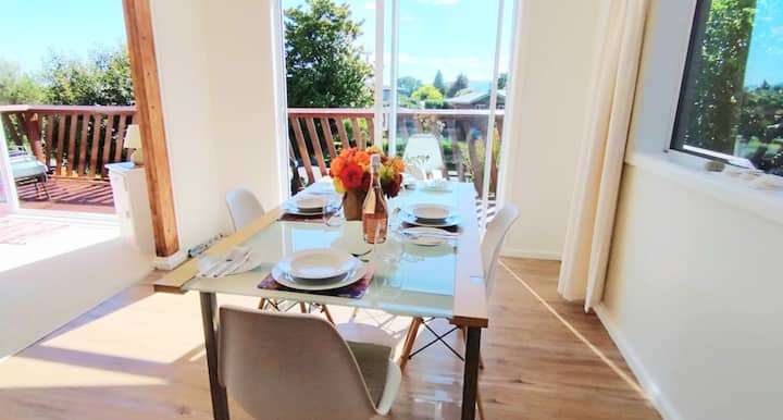 Huge, King, Studio-room In Warm, Sunny Haven. - Rotorua