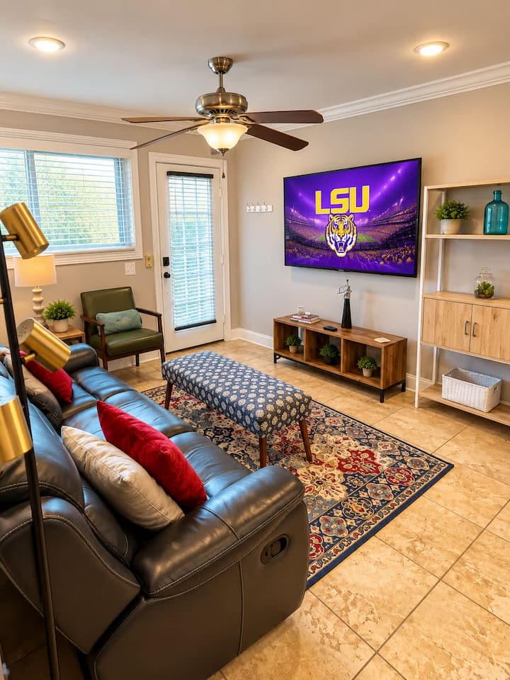 Gated | 5 Min To Stadium | Wd | Granite Kit | Pool - Baton Rouge, LA