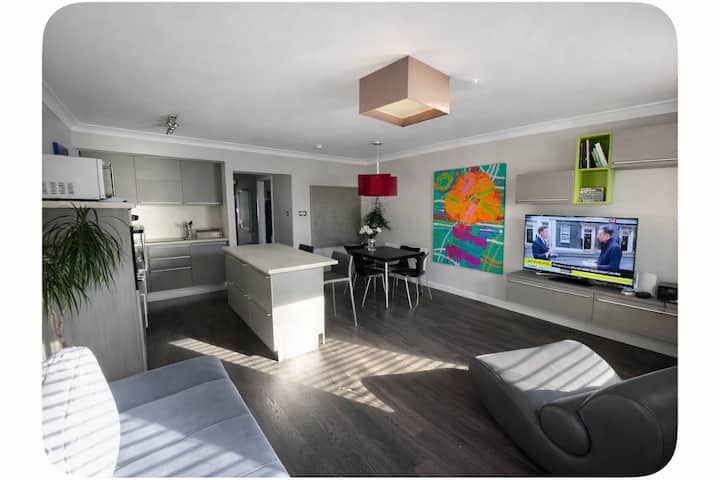 Spacious Contemporary Apartment Sandymount Village - Dublin