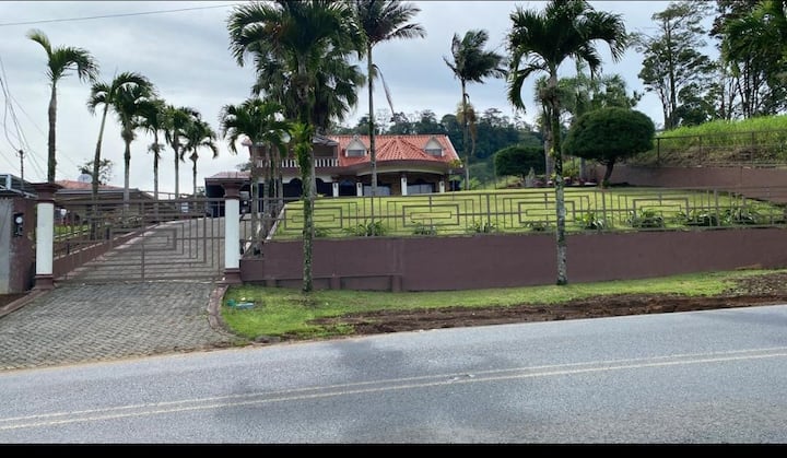 Hospedaje Familiar - Ciudad Quesada