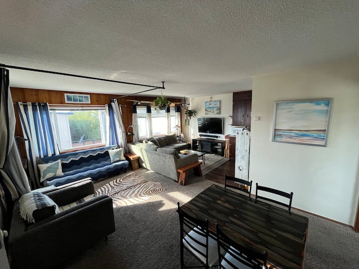 Spacious 1 Bedroom Dwelling, Blocks From The Bay - Miramar - San Diego
