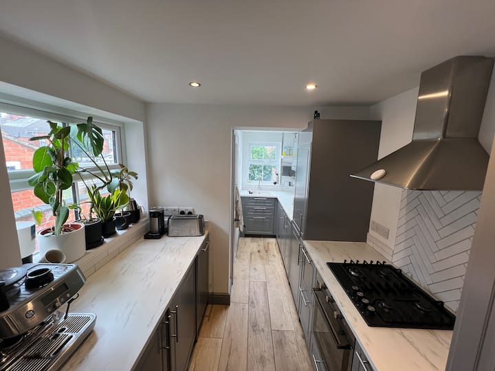 Edwardian Terraced Whole House - Milton Keynes