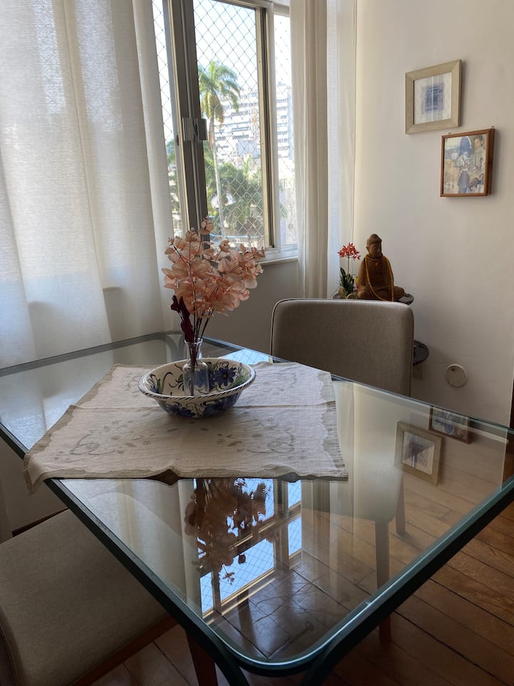 Apartamento Silencioso Com Suite Na Zona Sul - Rio de Janeiro