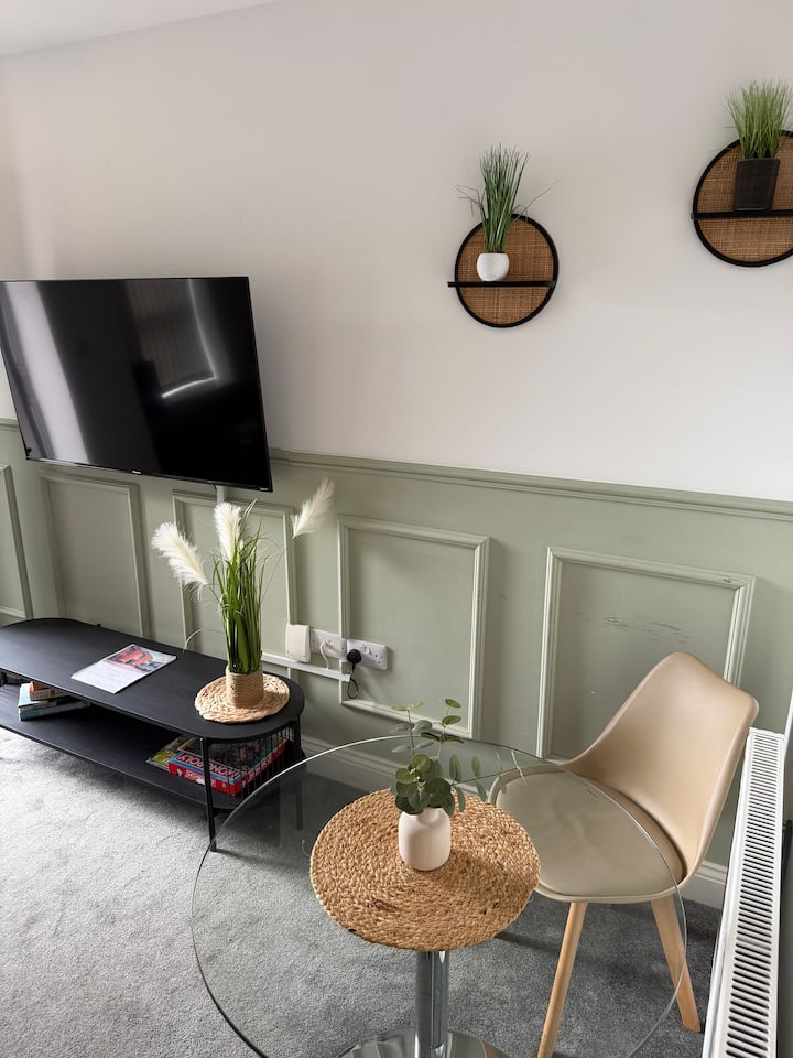 1-bedroom House | Perfect For Business Or Leisure - Swansea