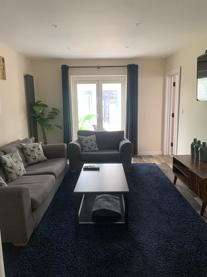 Ensuite Bedroom - Cardiff Uni, Met & Uni Hospital - Cardiff