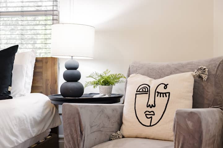 Black Velvet King Suite In Beautiful Highland Park - Birmingham, AL