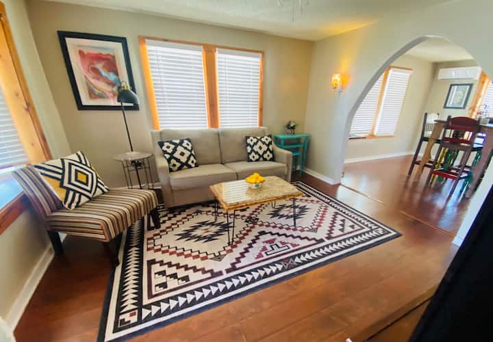 Casa De Amigos - Alpine, TX