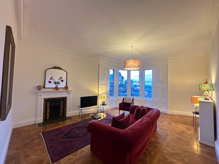 At The Top With City Views - Edinburgh