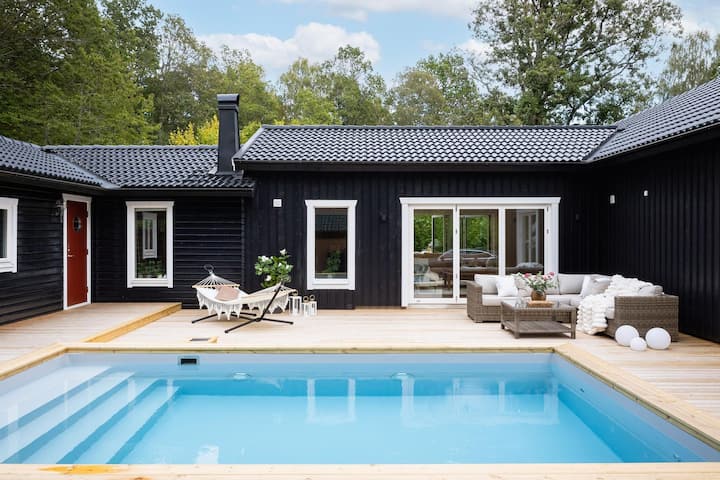 Lyxig Villa Med Pool Vid Sjö & Golfklubb - Alingsås
