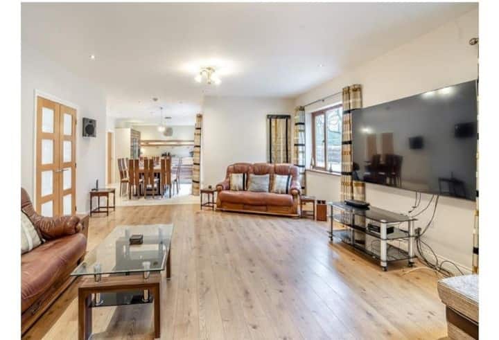South Wales Luxury Getaway With Hot Tub - Wales