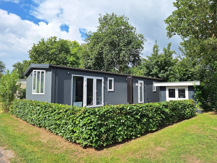 Luxe Chalet Op Gezellige Familiecamping - Vriezenveen