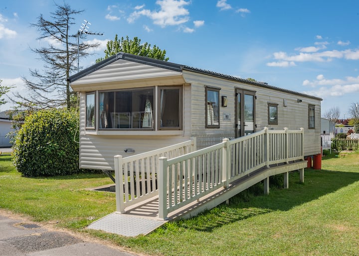 Fontwell Caravan Plus - Chichester