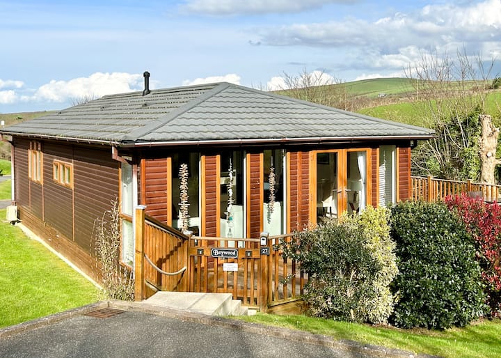 Country Lodge Four Platinum - Tintagel Castle