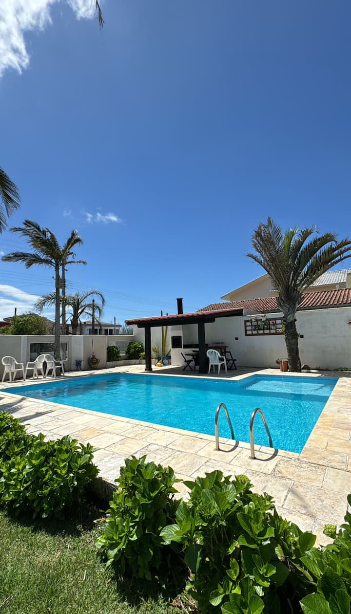 Casa Agradável Com Piscina E Churrasqueira - Laguna