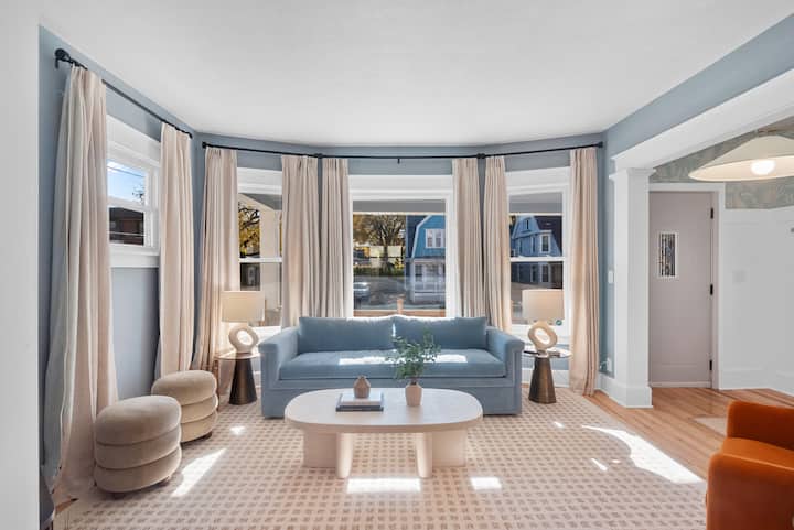 Pet-friendly, 3-br, Ac, Firepit, Hot Tub, Backyard - Milwaukee