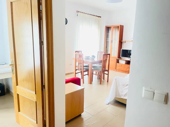 Spacious 2 Bedroom Apartment + Living Room - Málaga