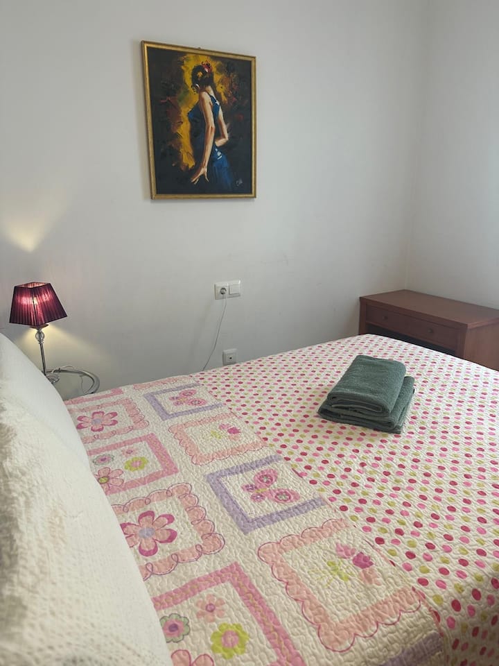 Spacious 2 Bedroom Apartment + Living Room - Málaga