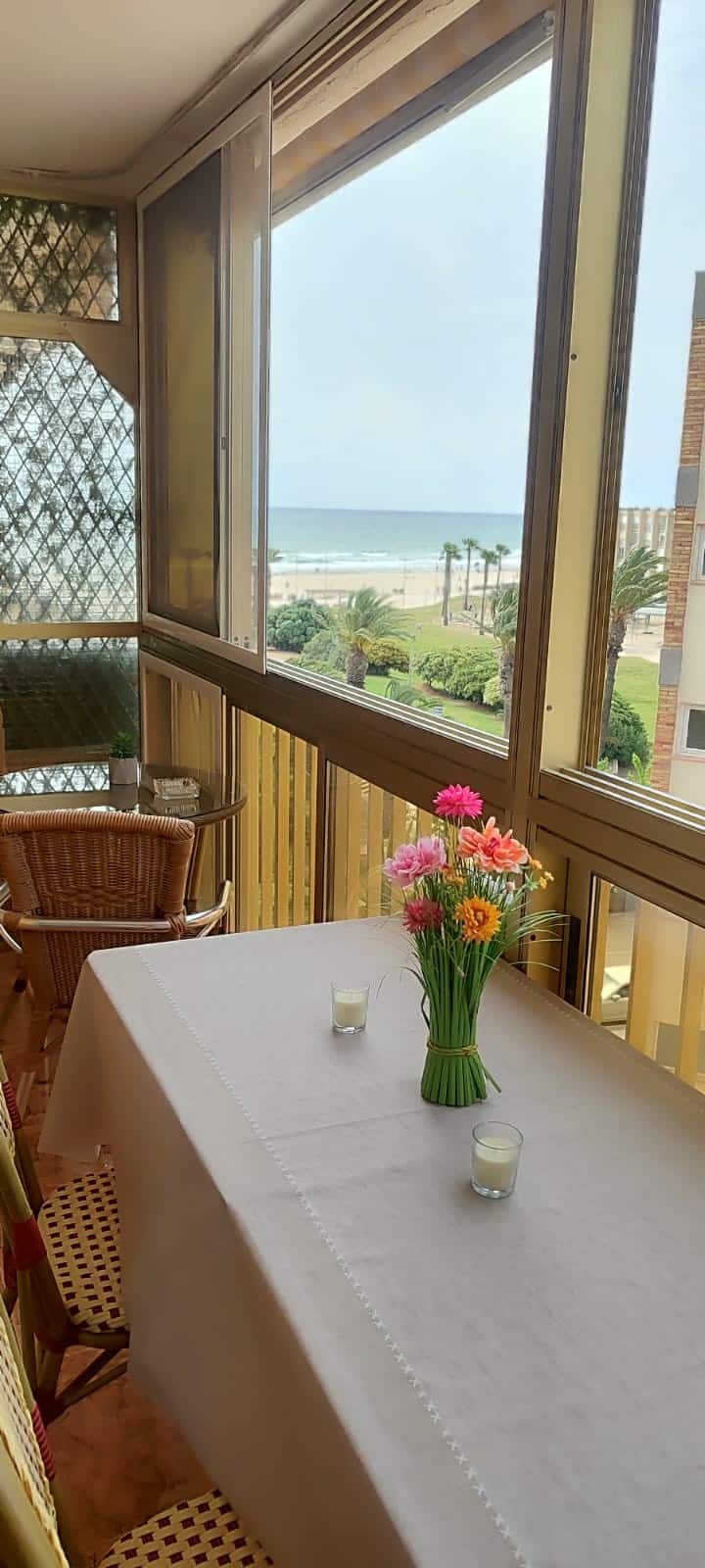 Apartamento Con Piscina En Primera Línea De Mar - La Pineda