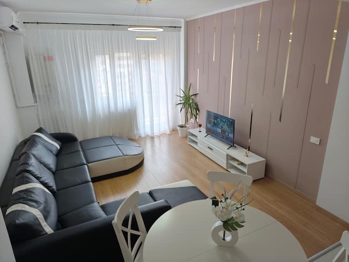 Freshly Renovated • Balcony • Elegant Apartment - Chiajna