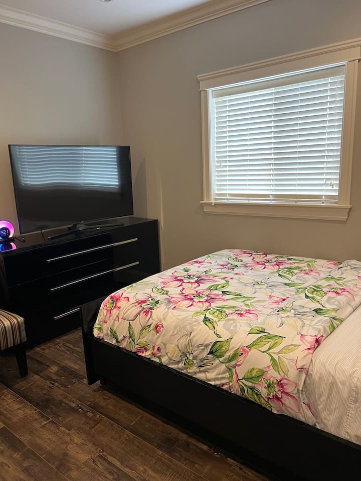 Spacious Newer 2 Bedroom Entire Suite Near Airport - Abbotsford