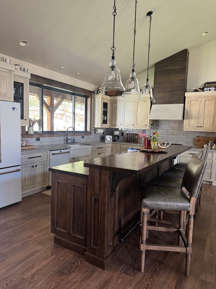 Yellowstone Maidan Basin Escape ~ 5 Mins To Ynp - Gardiner, MT