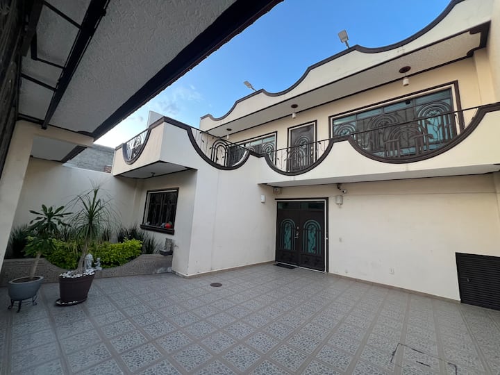 Casa Aeropuerto Gdl ( Facturamos ) - Tlaquepaque