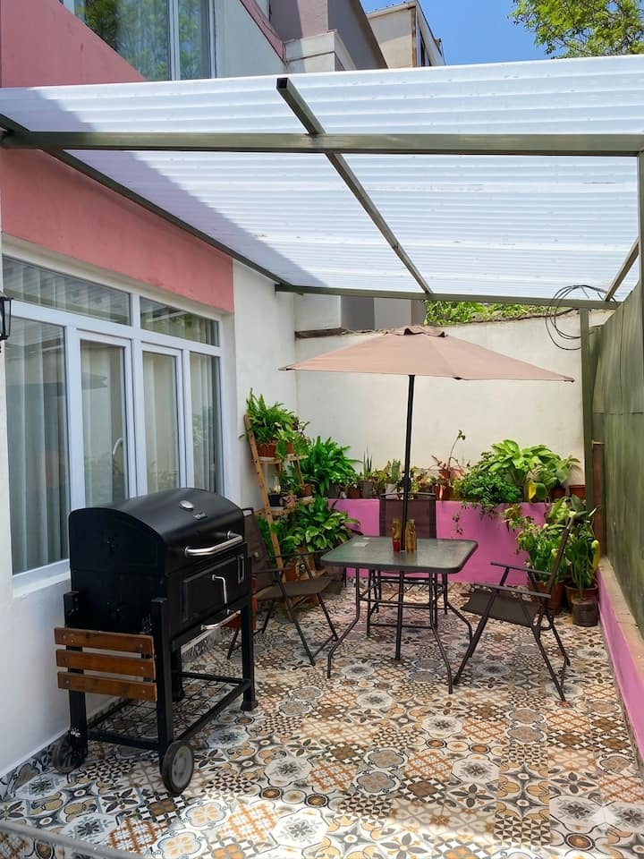 Spacious House With 6 Bedrooms, Yard And Parking - Lima