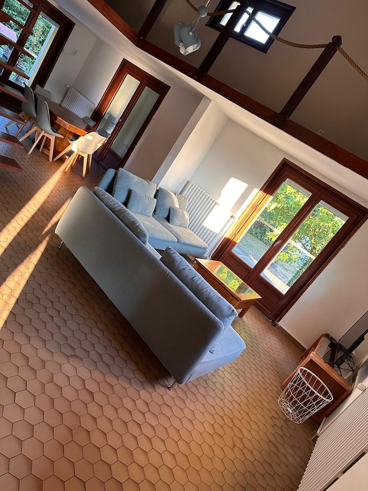 Grande Et Agréable Maison Pour 3 à 10 Personnes - Pérouges