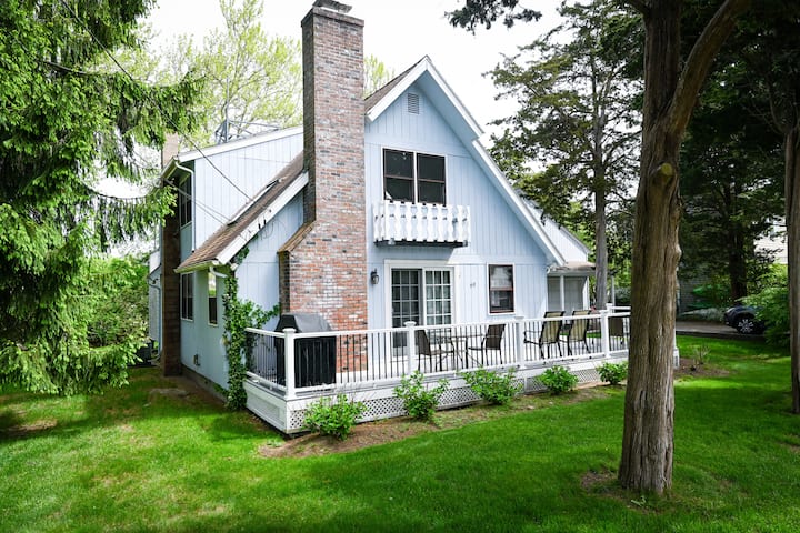 Mr.  Salty’s Way With Private Apartment Suite - Watch Hill, RI