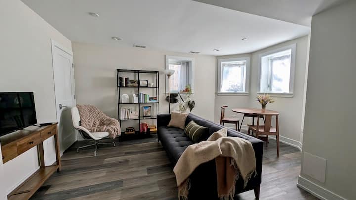 Cozy Garden Apartment - Chicago