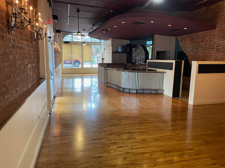 Island Escape Party Venue And Patio For Up To 50 - Phoenix, NY