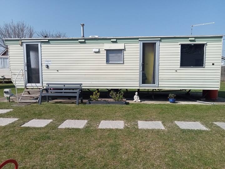 Caravan 7. A Comfortable, Budget Caravan. - Winchelsea