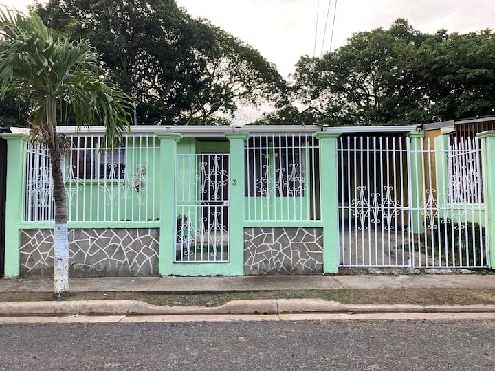 Hospedaje Mery Bagaces 10 Min Ponderosa - Bagaces