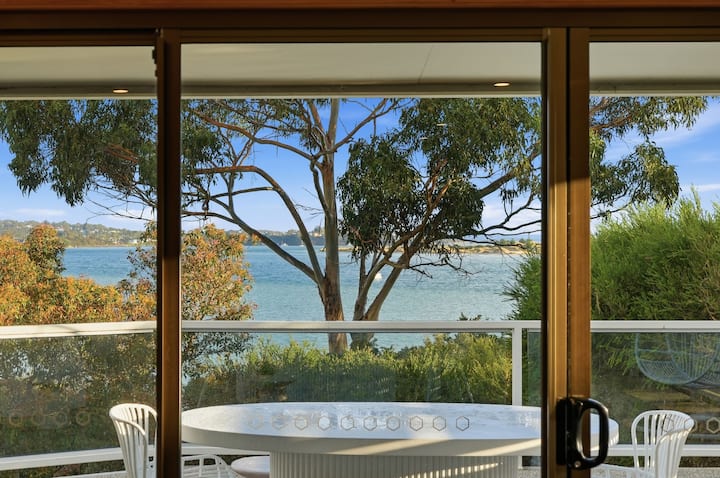 Seagrass Coastal Retreat With Direct Beach Access - Tasmania