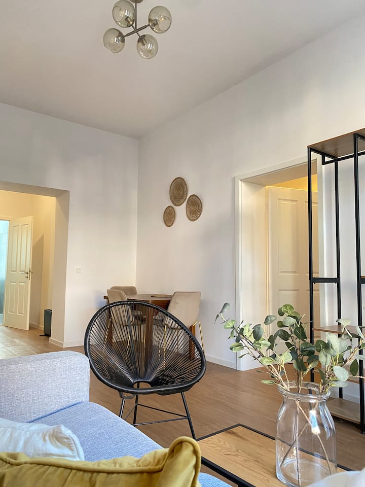 Hochwertige 2-zimmer-wohnung In Berliner Kiez - Berlin