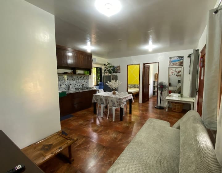 2 Bedrooms, Netflix, Speed Fiber Internet - Davao City