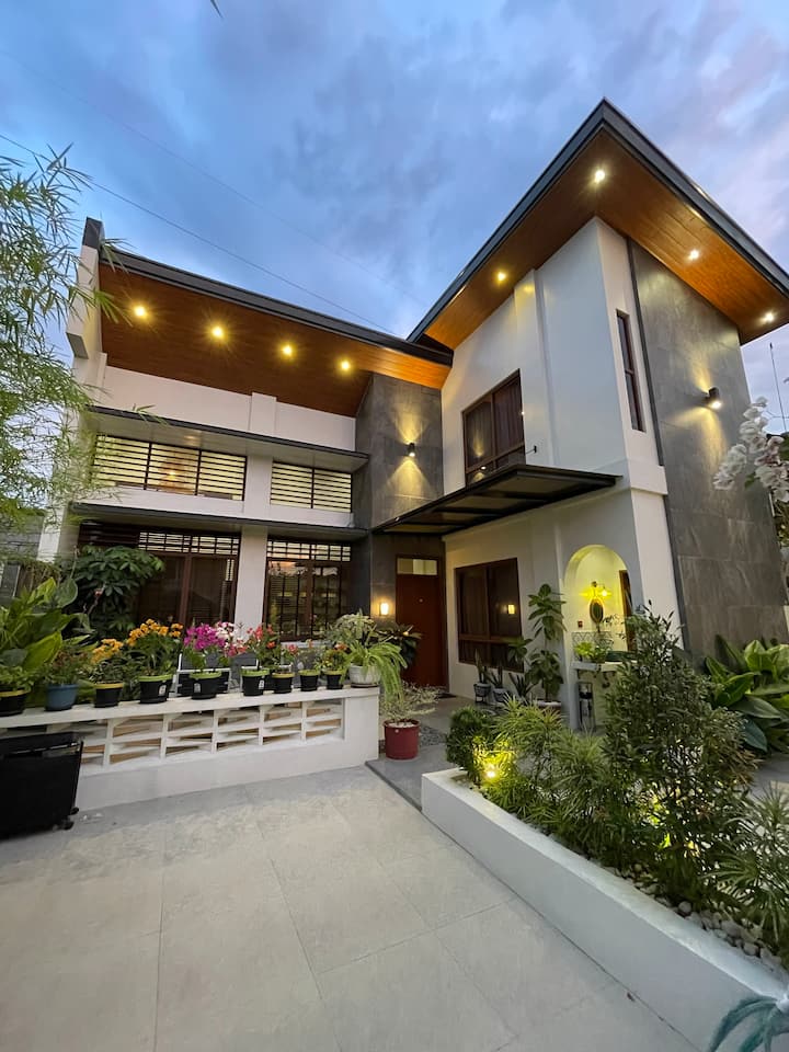 Modern Tropical Oasis W/high Ceiling & Prvt Garden - San Rafael