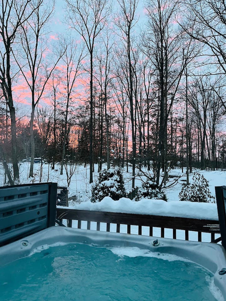 Laurel Highlands 2-bedroom Cabin With Hot-tub - Laurel Ridge State Park, Rockwood