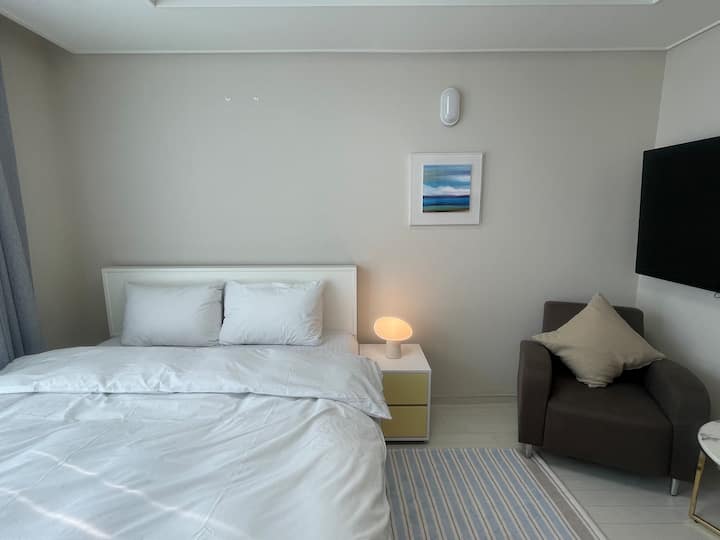 [신규오픈] 스테이Eos / 중앙로역 2분 / 여행에 위로가 되는 포근한 잠자리 - Daegu